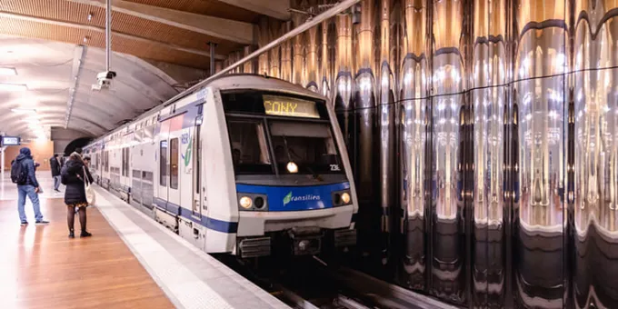 Gare La Défense Grande Arche RER E | Paris La Défense